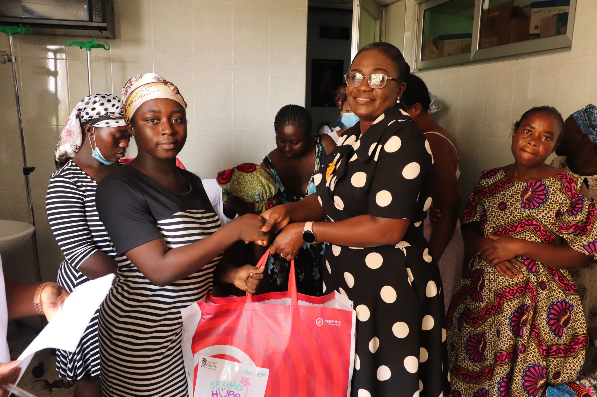 SSNIT Ladies Club donates items to mothers of pre-term babies at Korle ...